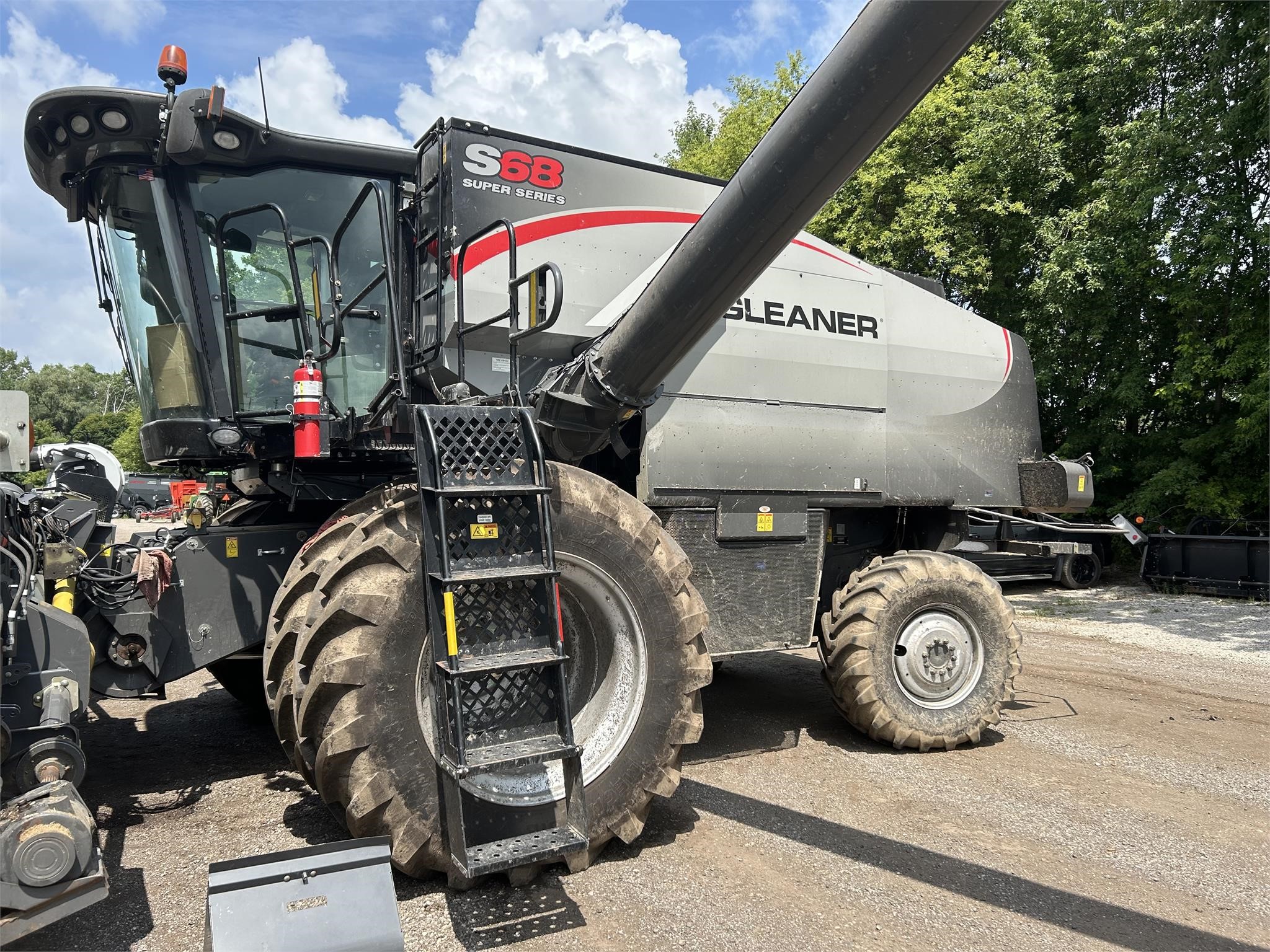 GLEANER S68 - 25352 | Williams Farm Machinery